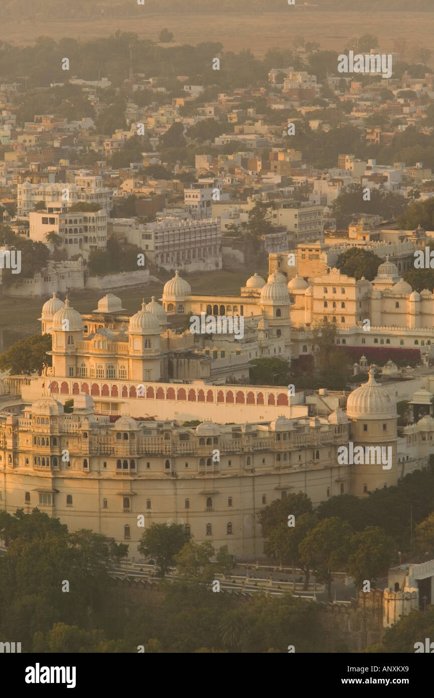 INDIA, Rajasthan, Udaipur: Old Udaipur and City Palace from Devi Temple ...