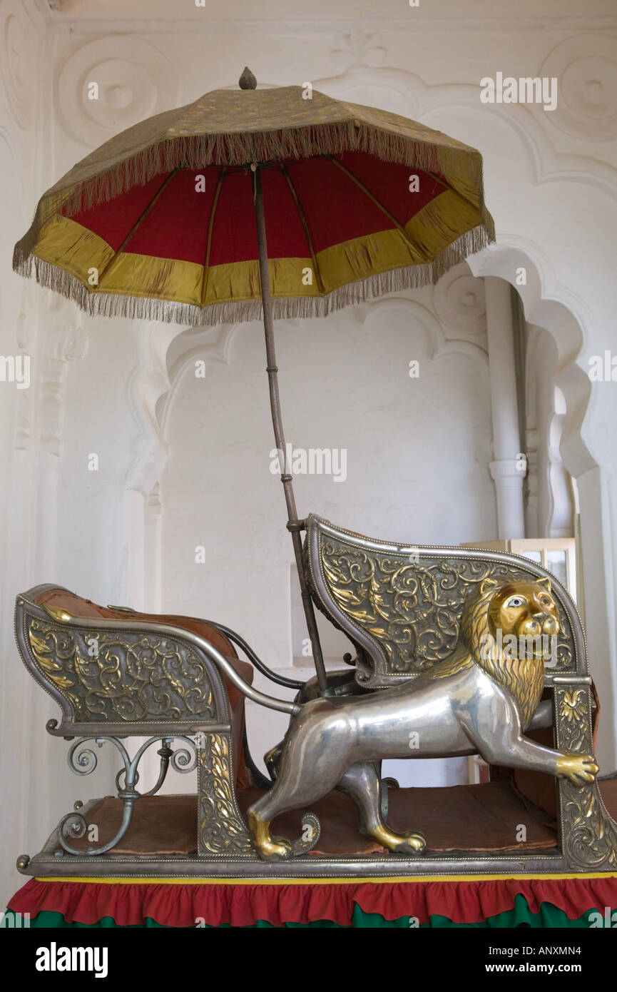 Sedan chair and india hi-res stock photography and images - Alamy