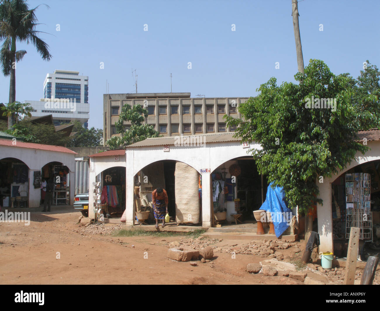 Arts and crafts shops in Kampala, Uganda Stock Photo - Alamy