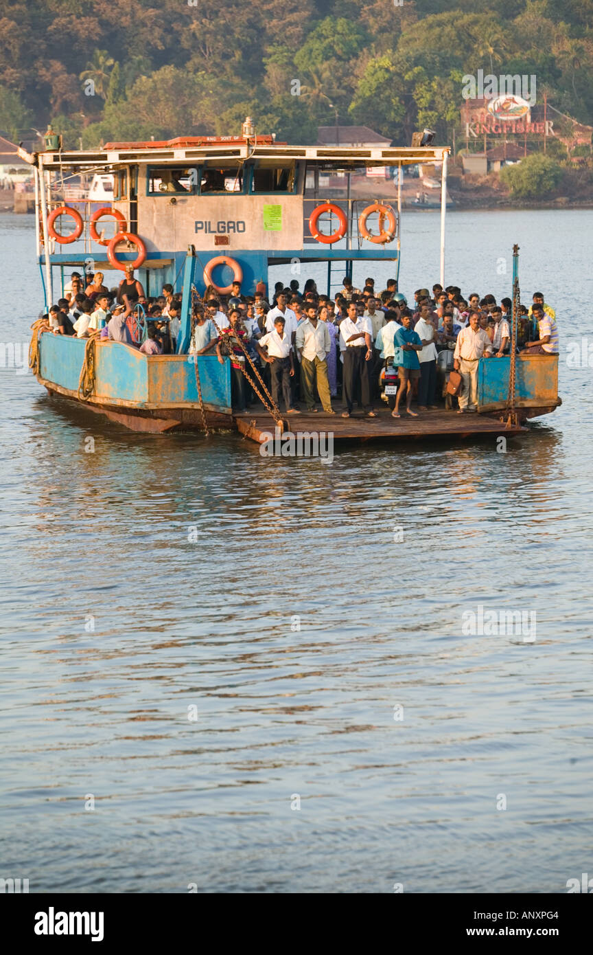 INDIA, Goa, Panaji: Mandovi River Ferry (NR Stock Photo - Alamy