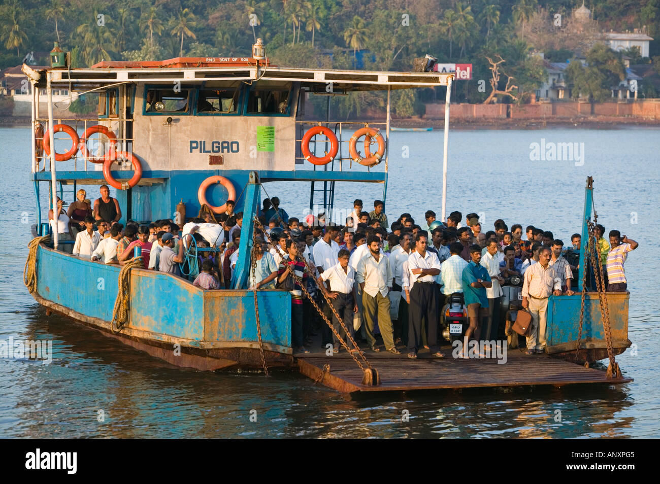 INDIA, Goa, Panaji: Mandovi River Ferry (NR Stock Photo - Alamy