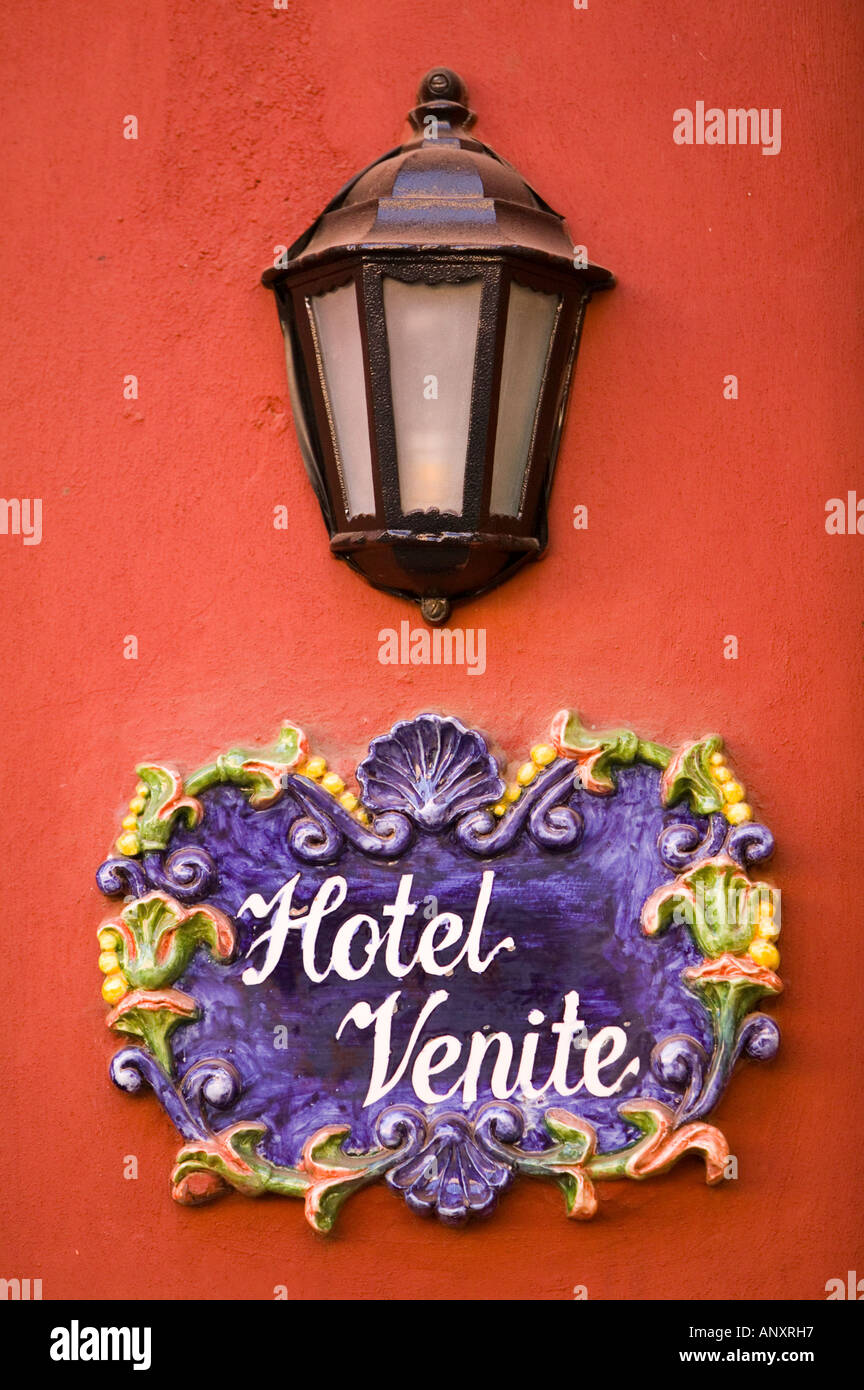 INDIA, Goa, Panaji: Hotel Venite (Hip Cafe), Sign Stock Photo - Alamy
