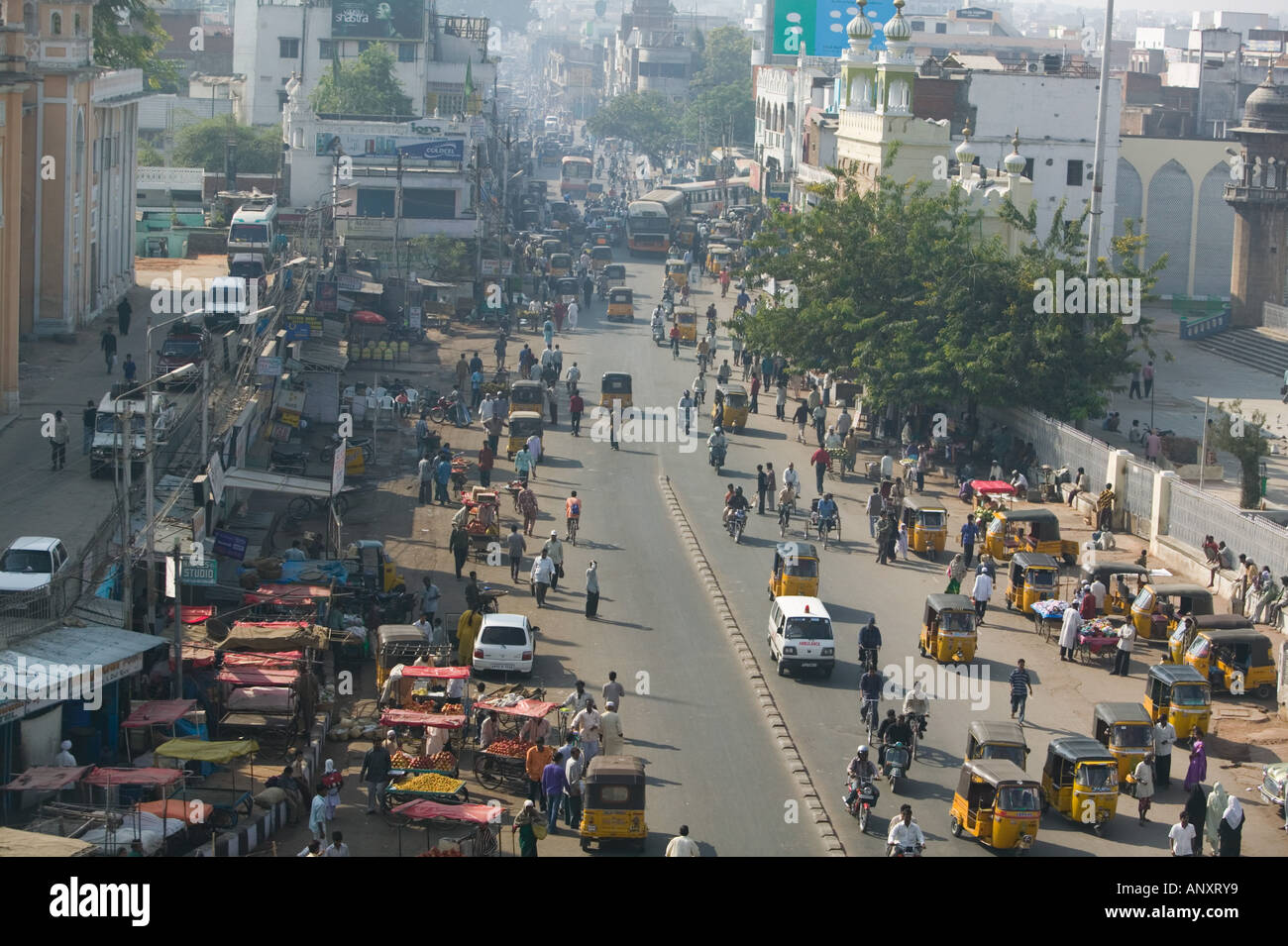 Street scene hyderabad india hi-res stock photography and images - Alamy