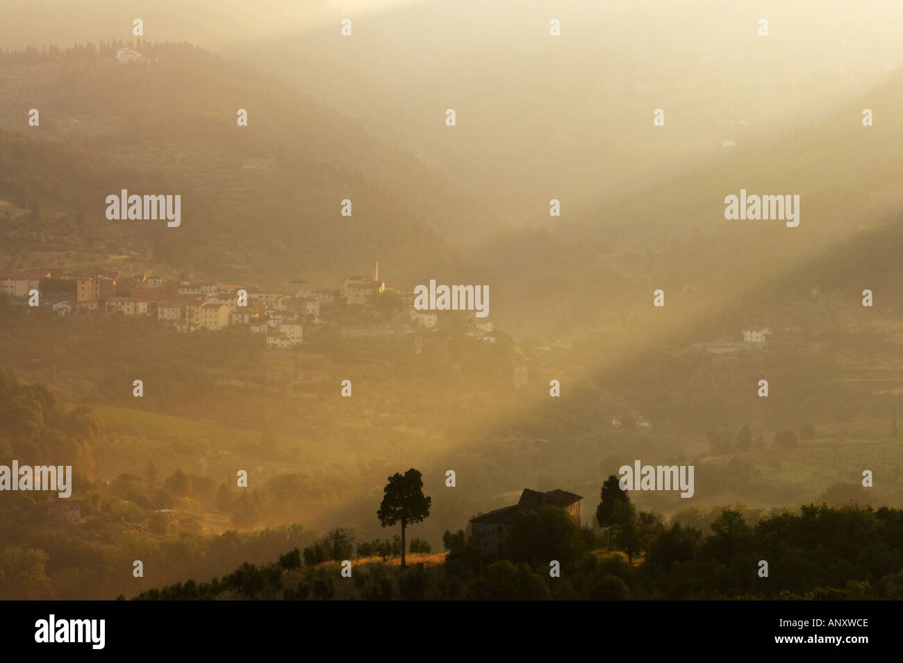 Sleepy tuscan town hi-res stock photography and images - Alamy