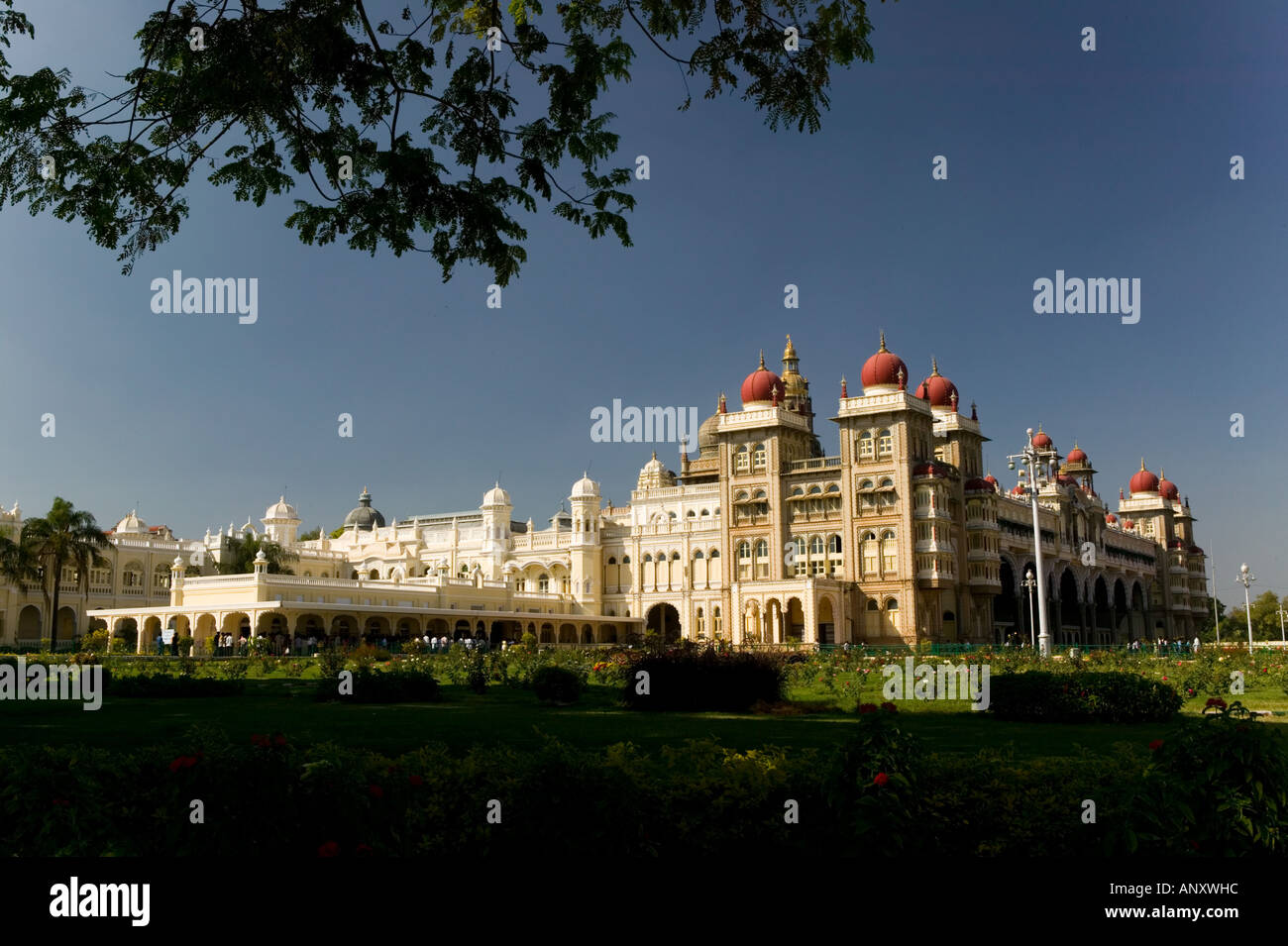 INDIA, Karnataka, Mysore : Majaraja's Palace (b. 1912, Henry Irwin ...