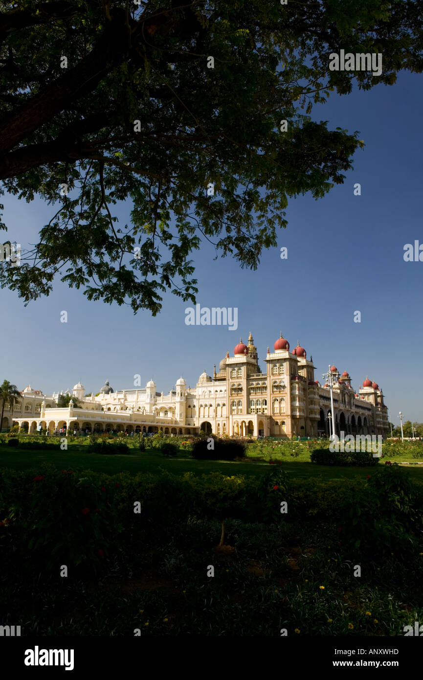 INDIA, Karnataka, Mysore : Majaraja's Palace (b. 1912, Henry Irwin ...