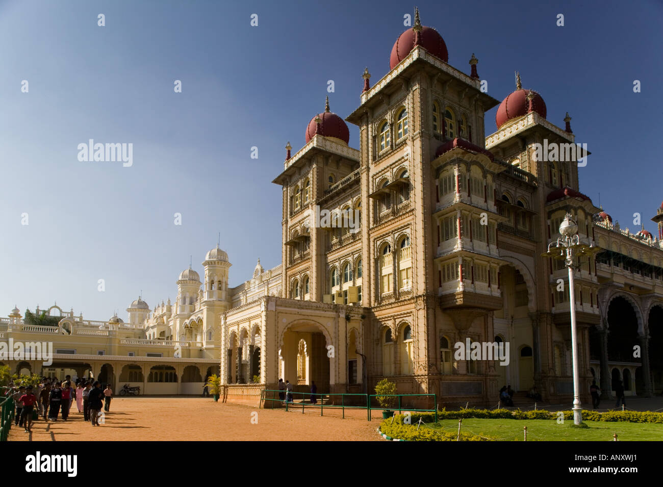 INDIA, Karnataka, Mysore : Majaraja's Palace (b. 1912, Henry Irwin ...