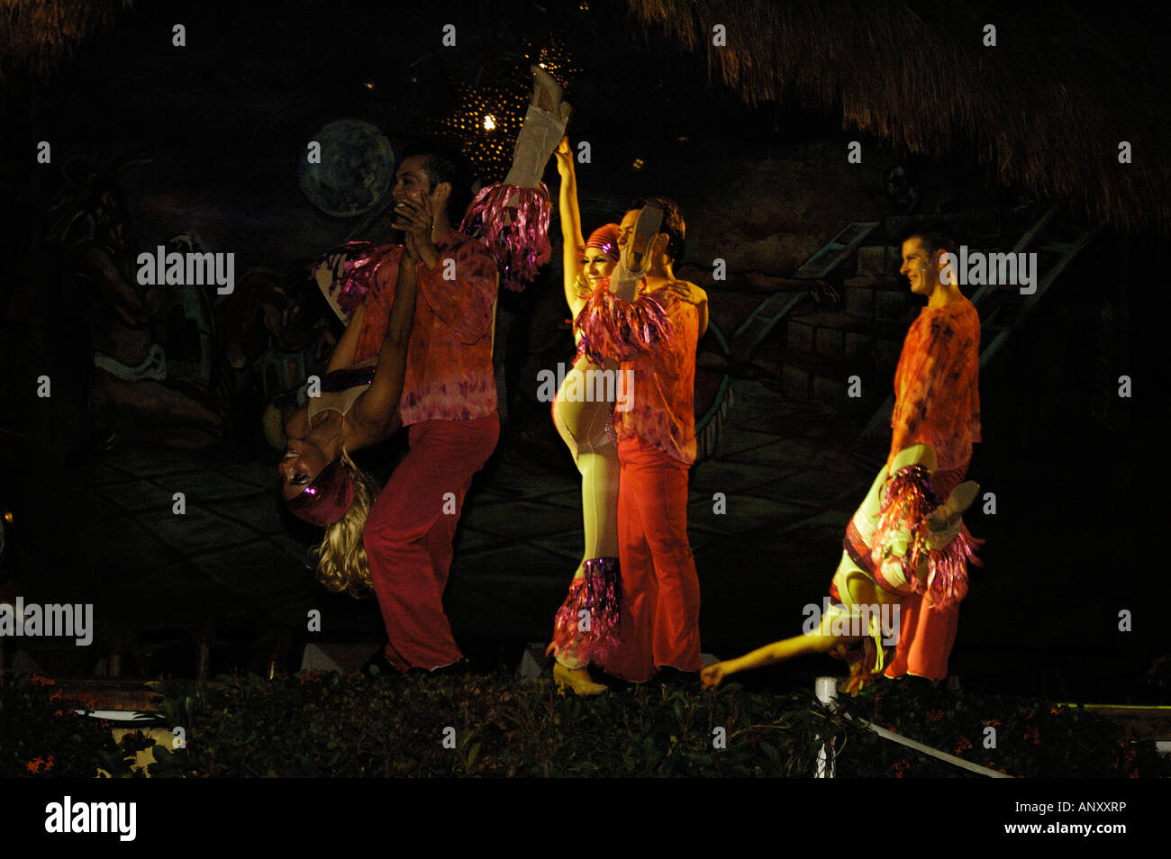 Mexican performers dancers on stage Stock Photo - Alamy