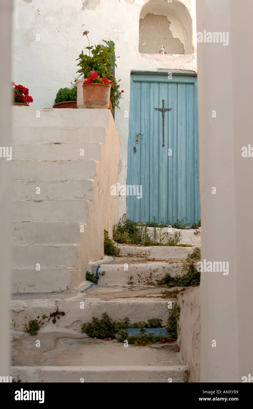 Steps marking the way to the house door Stock Photo - Alamy