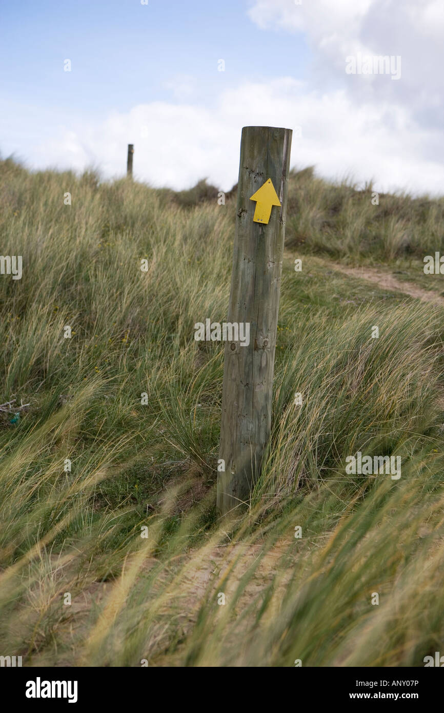 Directional sign hi-res stock photography and images - Alamy