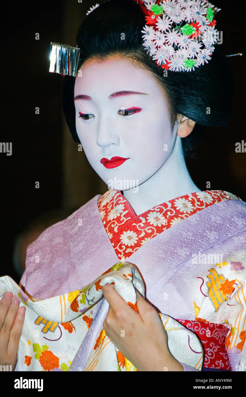 Japan, Honshu Island, Kyoto Prefecture, Kyoto City. Maiko (Trainee ...