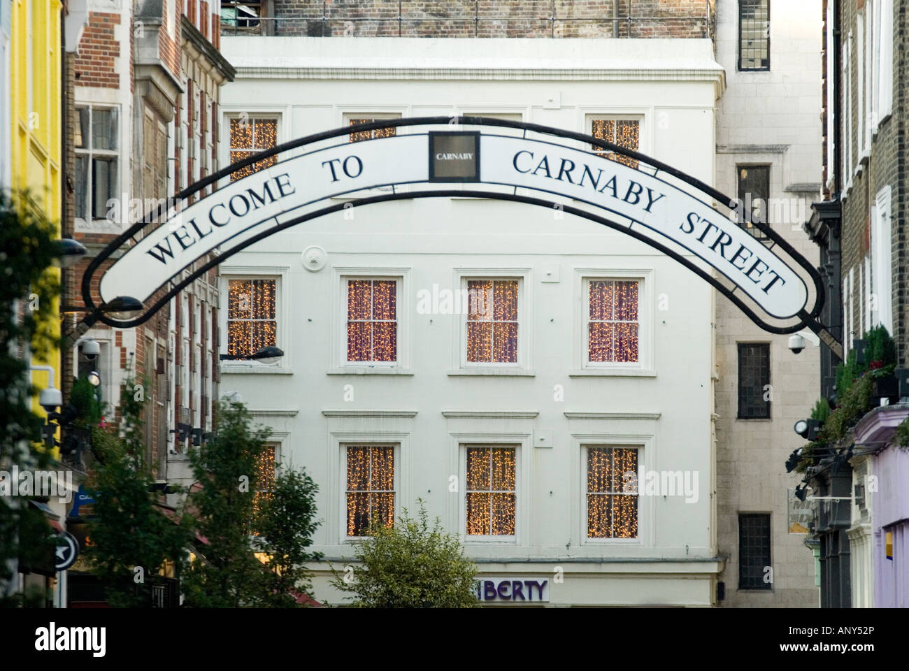 carnaby street sign arch london Stock Photo - Alamy