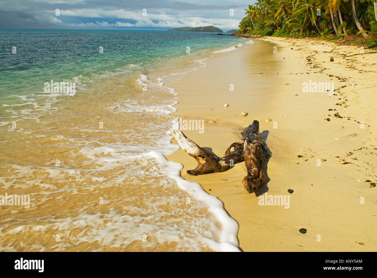 Dravuni island beach hi-res stock photography and images - Alamy