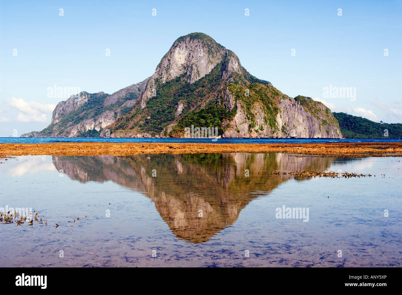 Philippines, Palawan Province, El Nido, Bacuit Bay. Cadlao Island ...