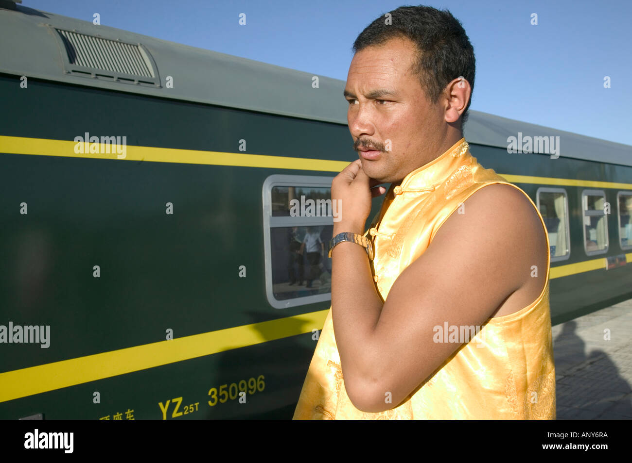 Lhasa train passenger transport hi-res stock photography and images - Alamy