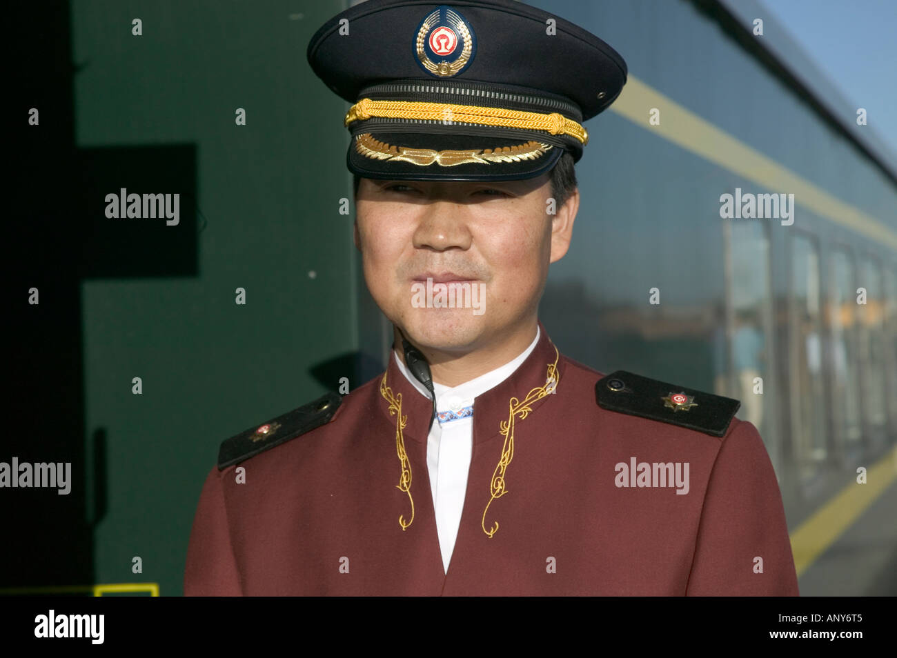 Steward welcomes passengers on board Qingzang/Qinghai-Xizang train, the ...