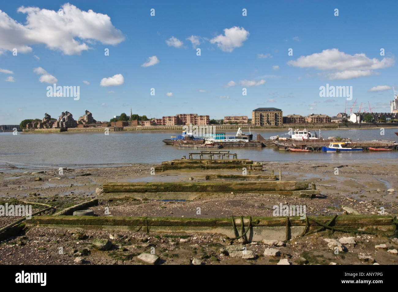 River thames slipway greenwich hi-res stock photography and images - Alamy