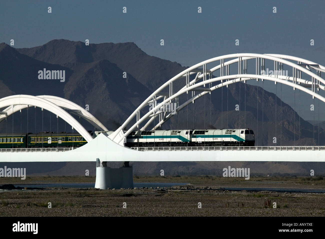 The Qingzang/Qinghai-Xizang train approaching Lhasa, Tibet Stock Photo ...