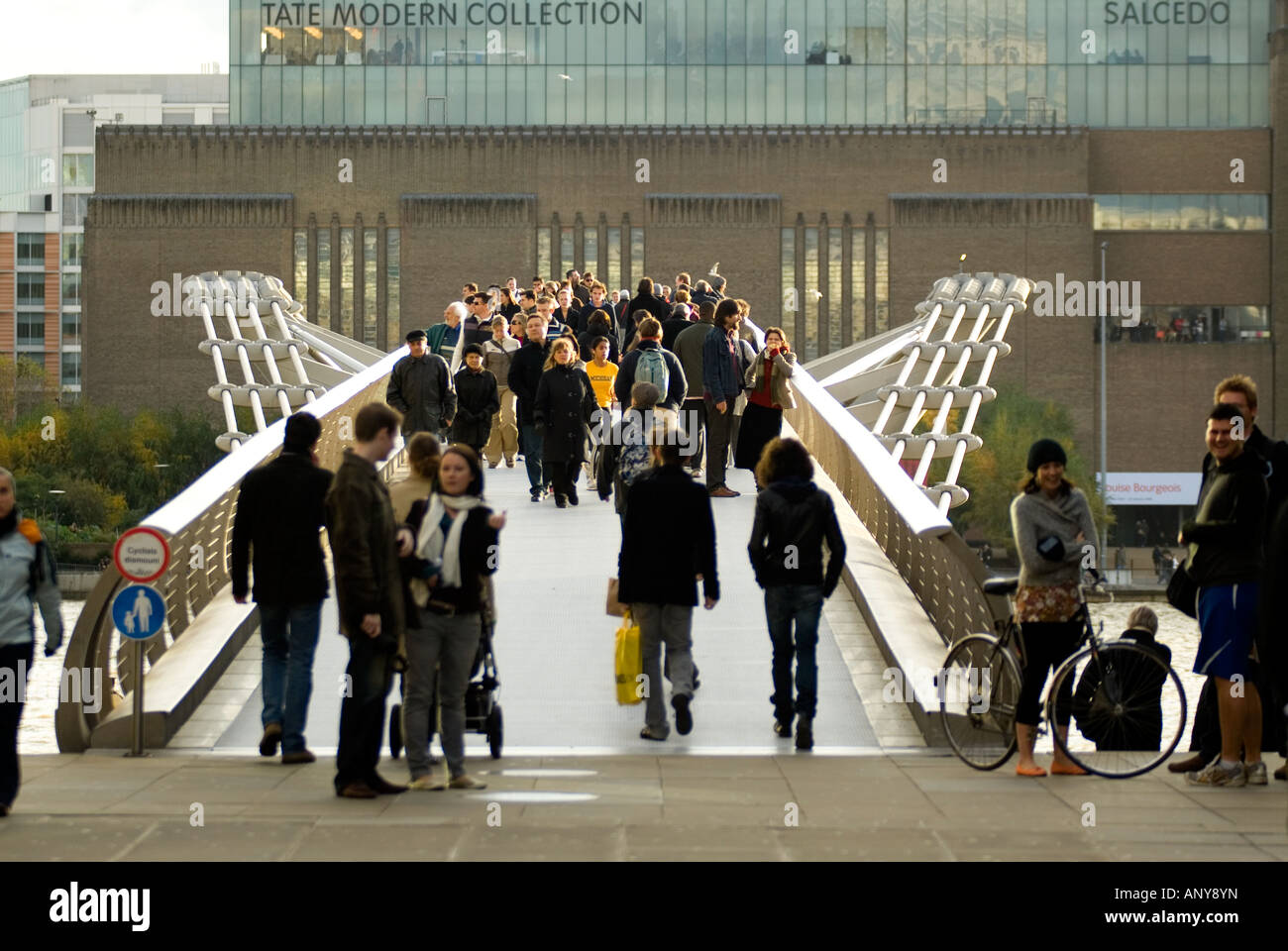Millenium Bridge and Tate Modern London Stock Photo - Alamy