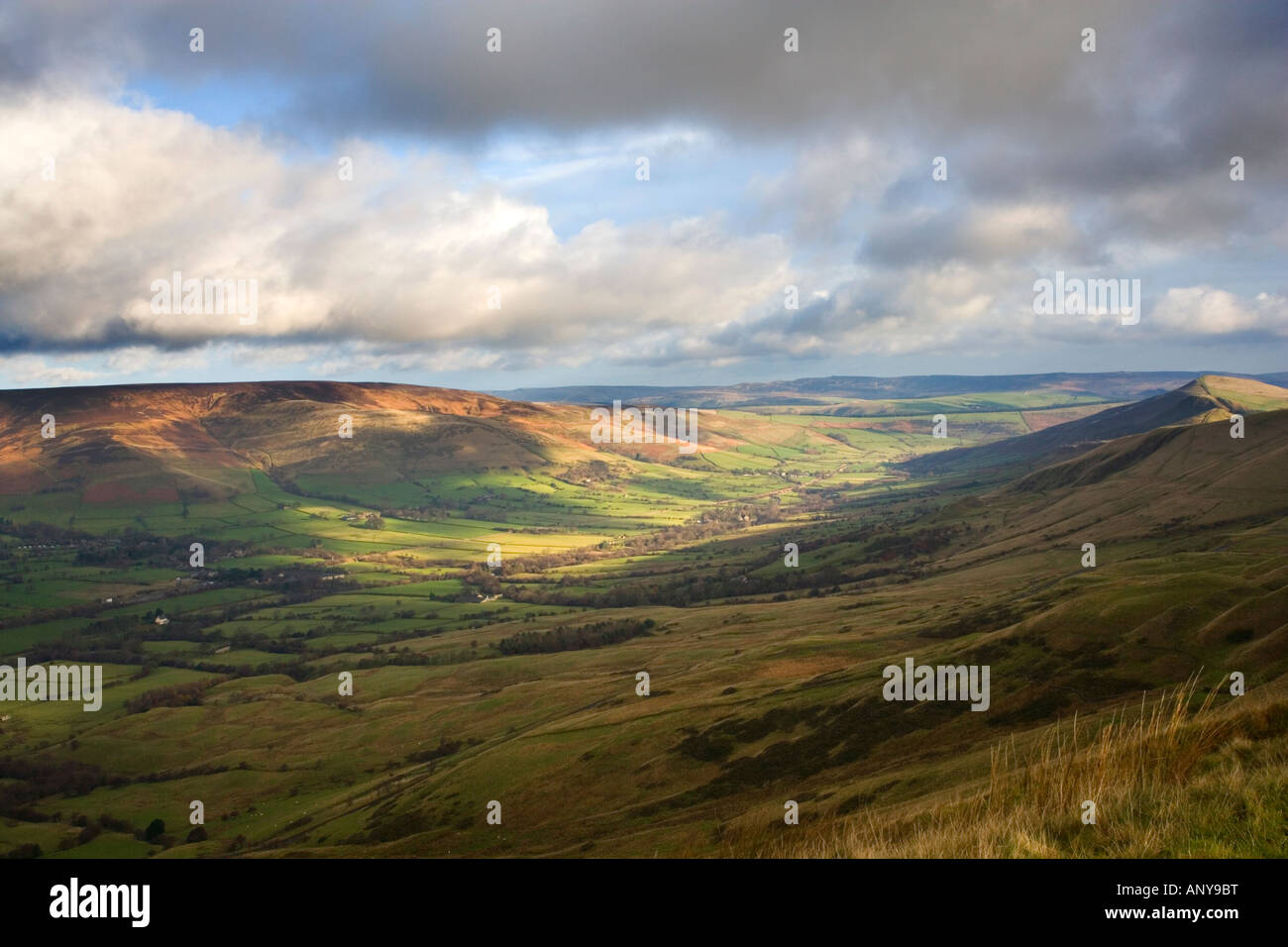 Looking across the Vale of Edale from Rushup Edge in the Peak District ...