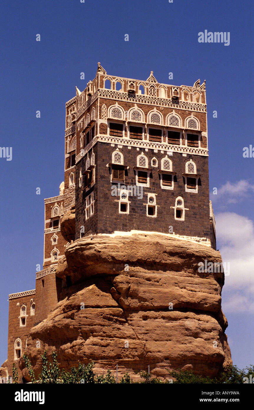 Dar al hajar rock palace hi-res stock photography and images - Alamy