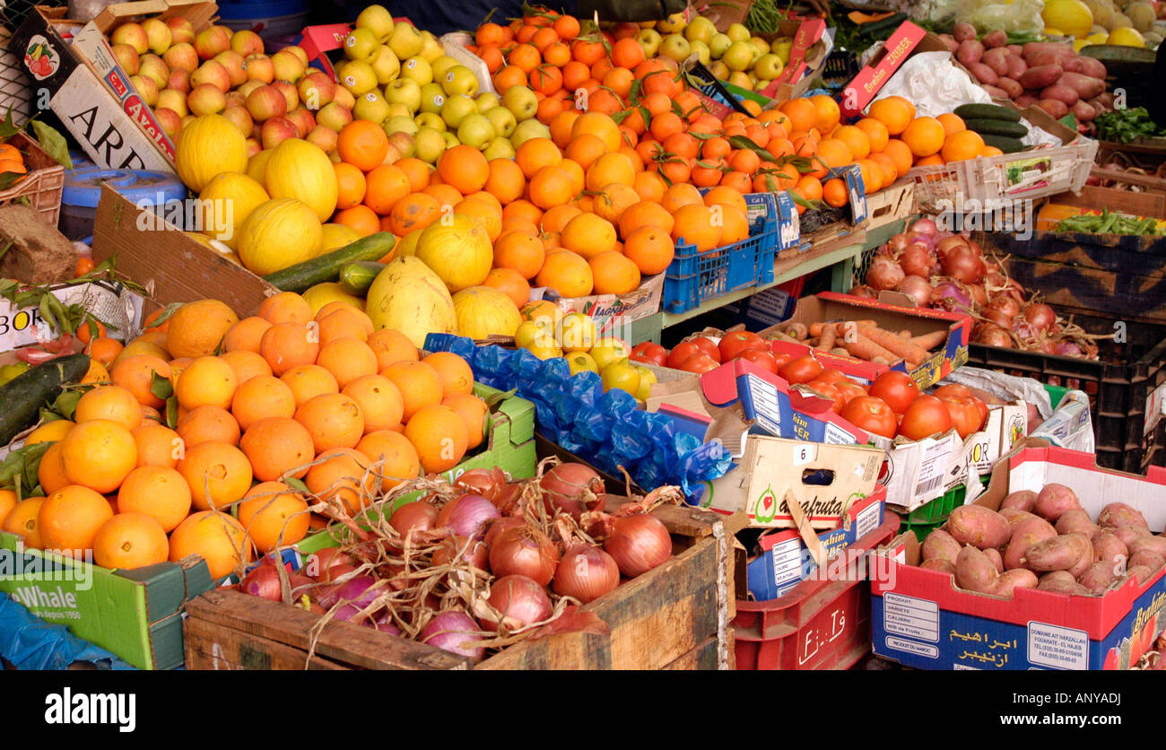 MOROCCAN FRUIT AND VEGETABLE STALL Stock Photo - Alamy