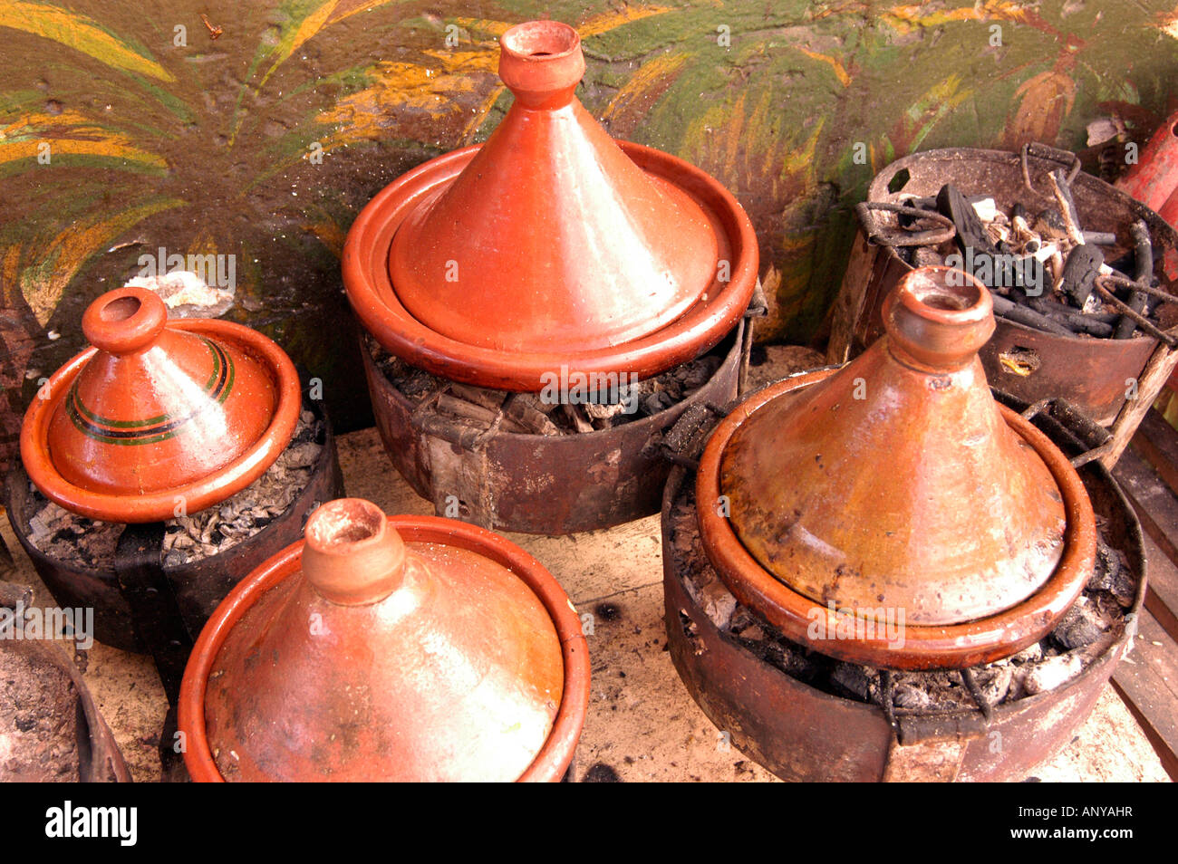 Earthenware tagines hi-res stock photography and images - Alamy