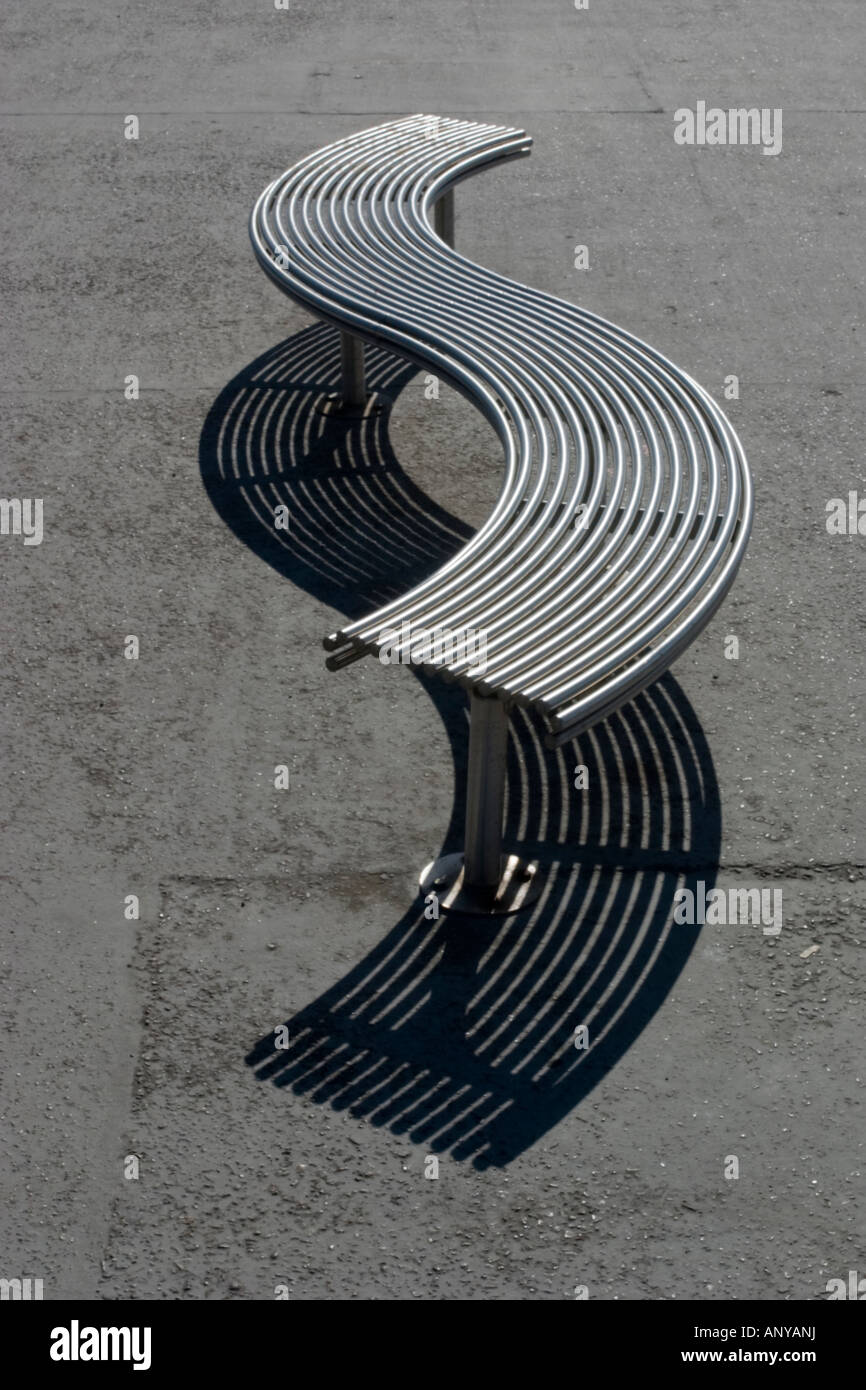 Wavy bench hi-res stock photography and images - Alamy