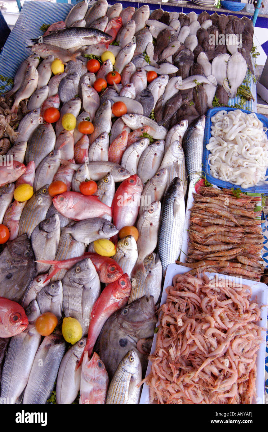 FRESH FISH ON MARKET STALL Stock Photo - Alamy