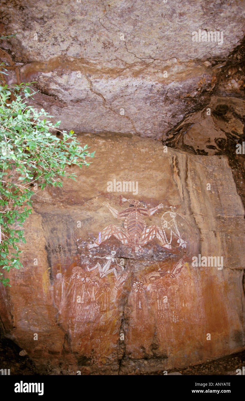 Kakadu aboriginal cave paintings hi-res stock photography and images - Alamy