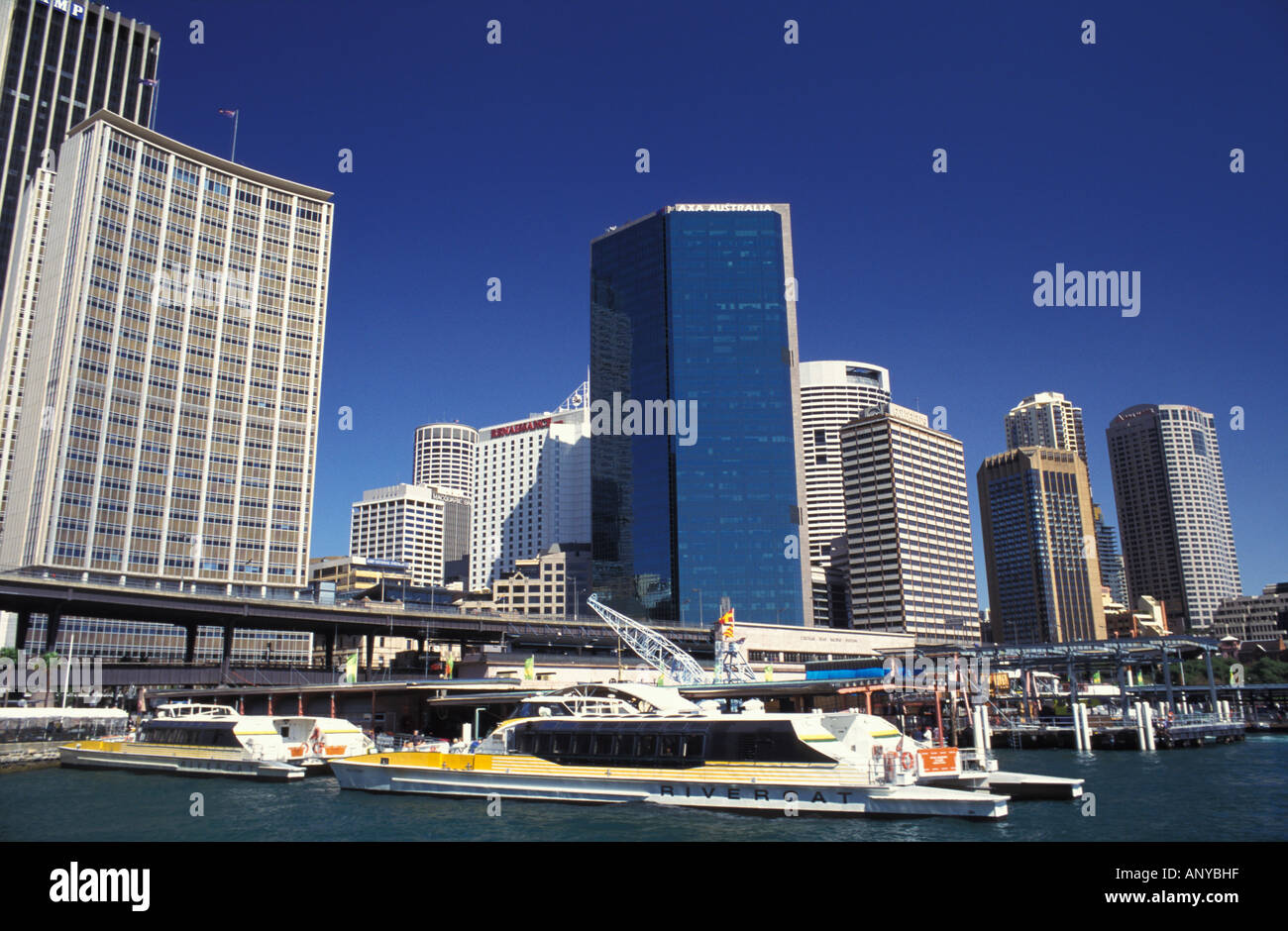 Quai circular hi-res stock photography and images - Alamy