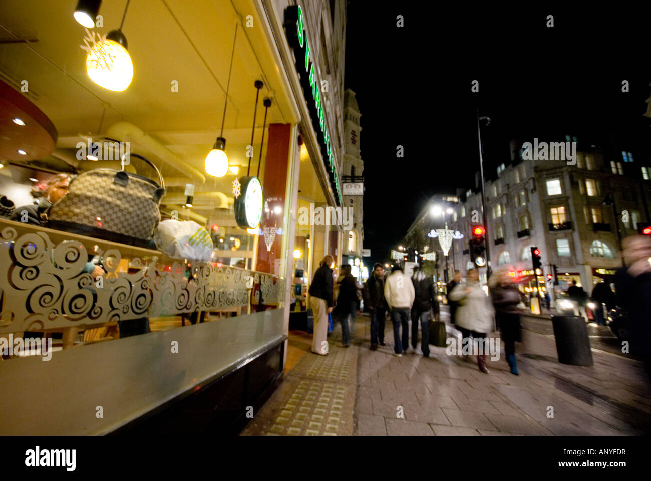 Bar queue women hi-res stock photography and images - Alamy
