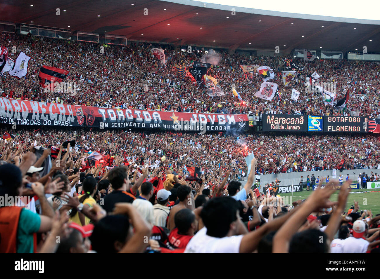 Maracana Rio Crowd Stock Photos & Maracana Rio Crowd Stock Images - Alamy