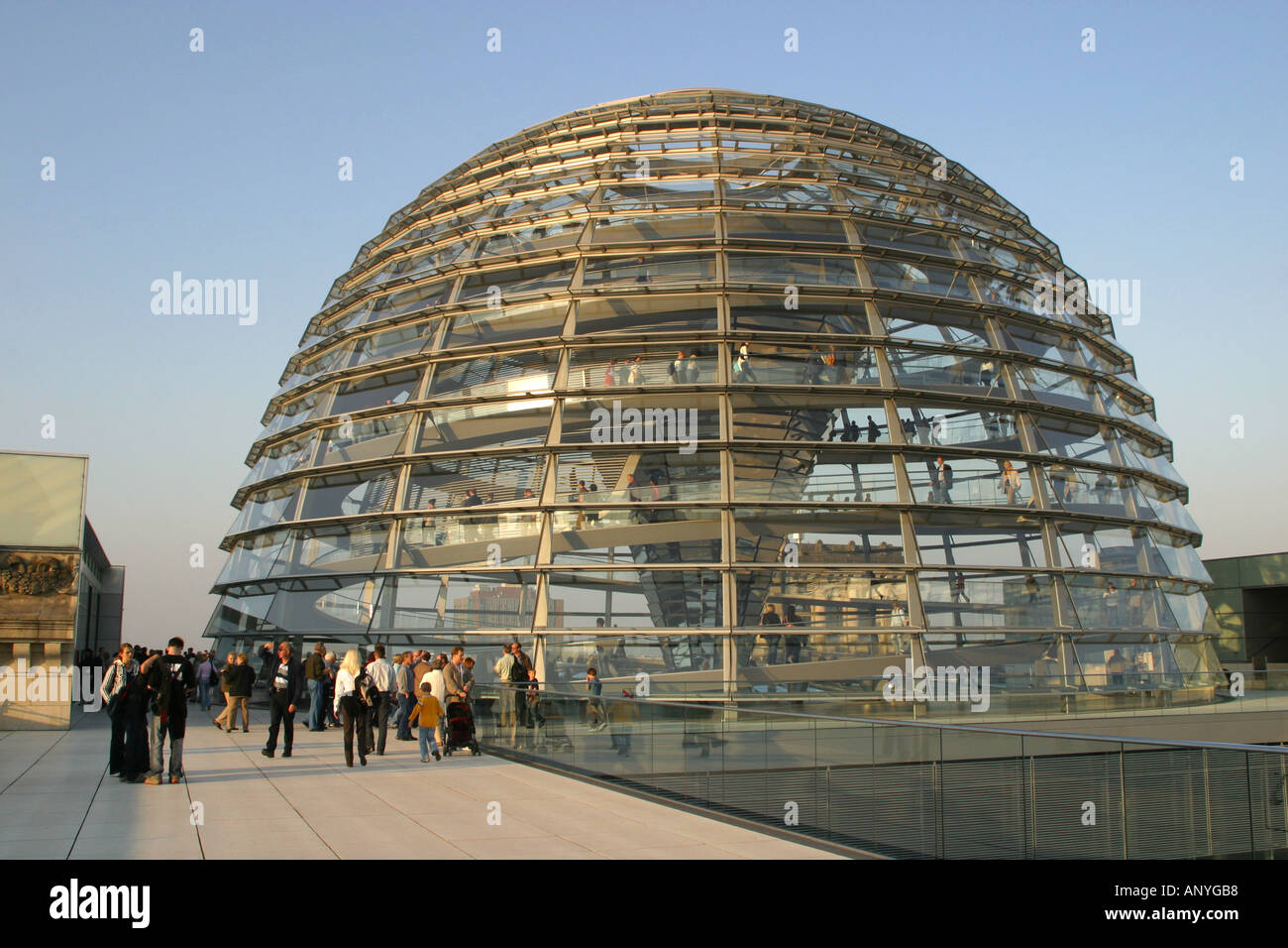 Metal dome modern building hi-res stock photography and images - Alamy