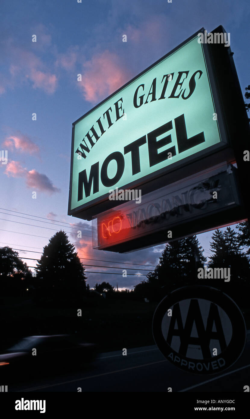 Aaa approved sign hi-res stock photography and images - Alamy