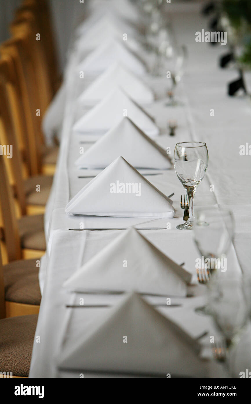 Formal table manners hi-res stock photography and images - Alamy