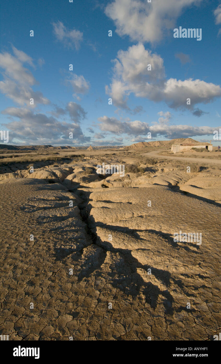 Crevices and geological formations due to erosion of the clay substrate ...