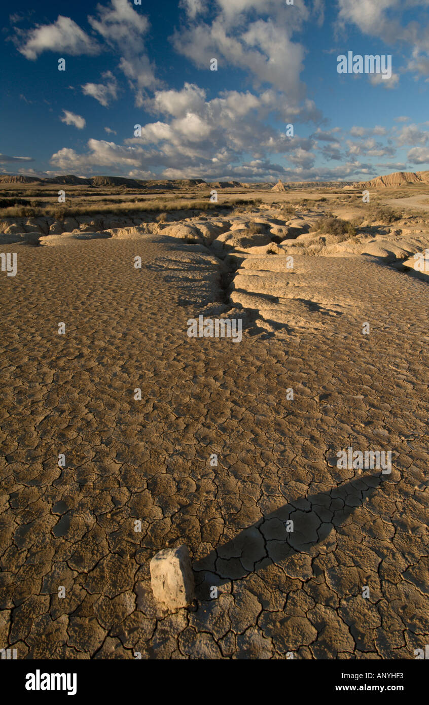 Crevices and geological formations due to erosion of the clay substrate ...