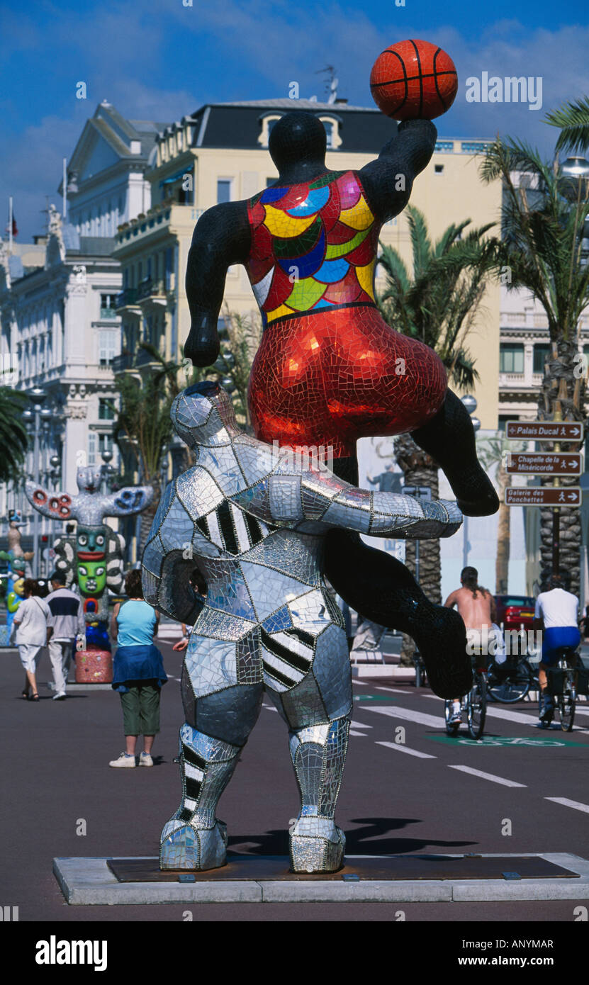 Modern sculptures on Promenade des Anglais Stock Photo - Alamy