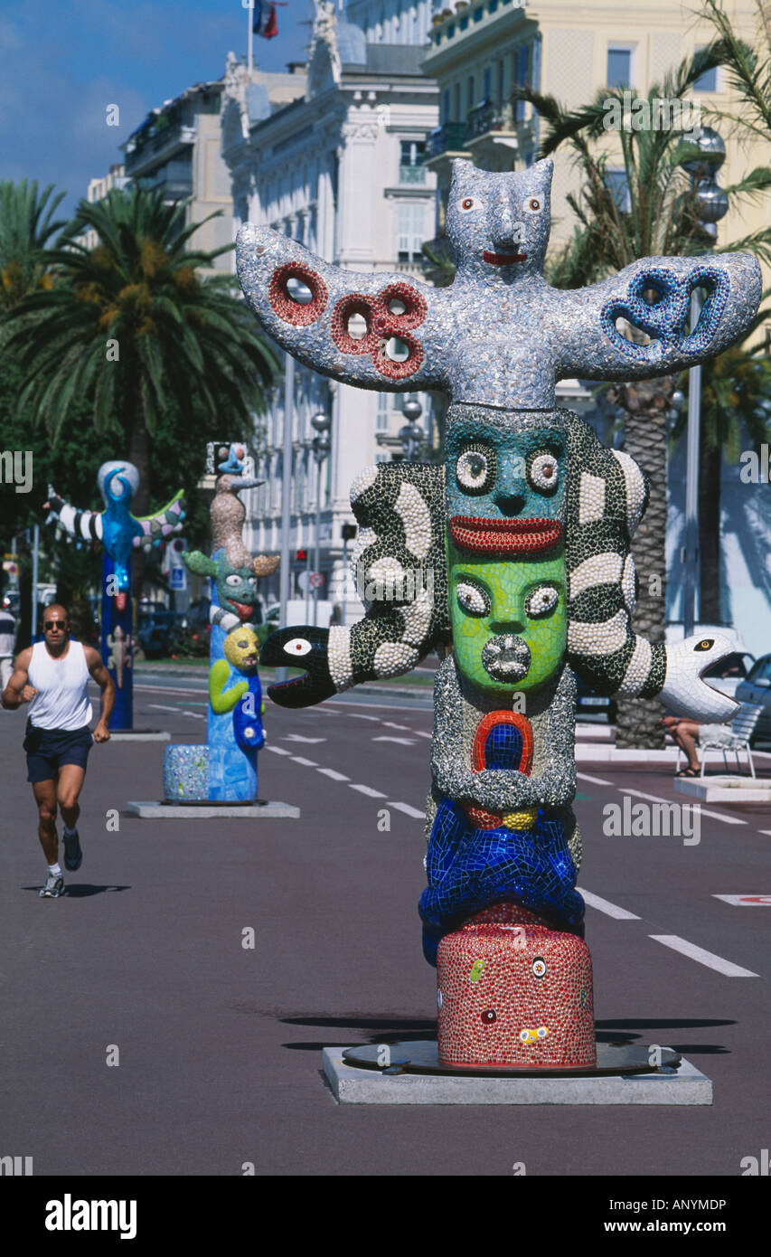 Modern sculpture on the Promenade des Anglais Stock Photo - Alamy