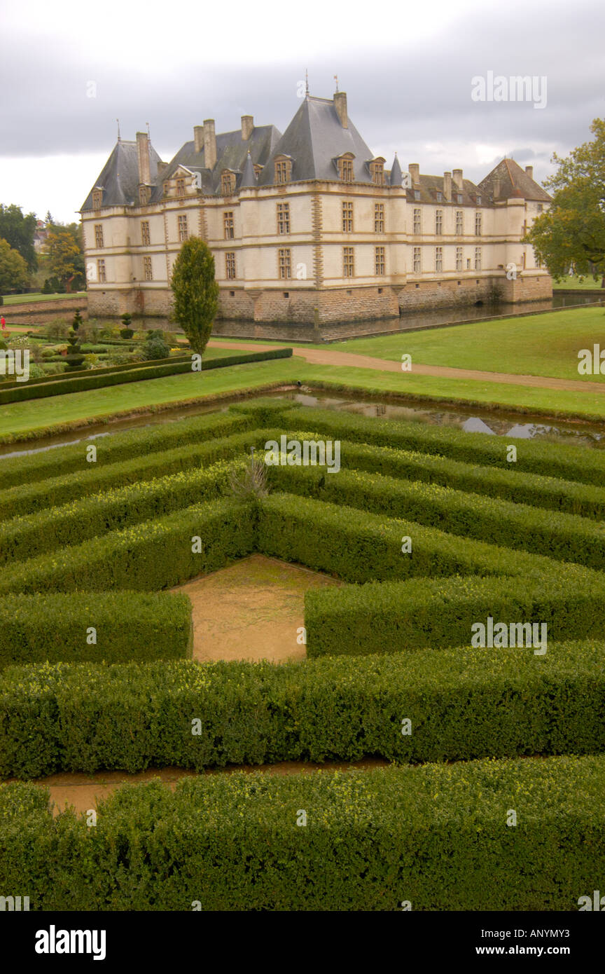 France, Burgundy, Cormatin, Chateau de Cormatin garden maze Stock Photo ...