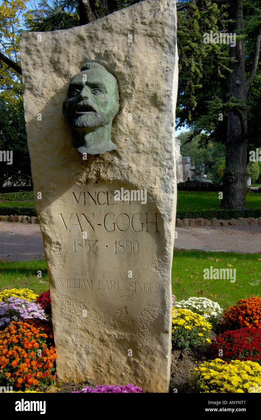 Statue vincent van gogh hi-res stock photography and images - Alamy