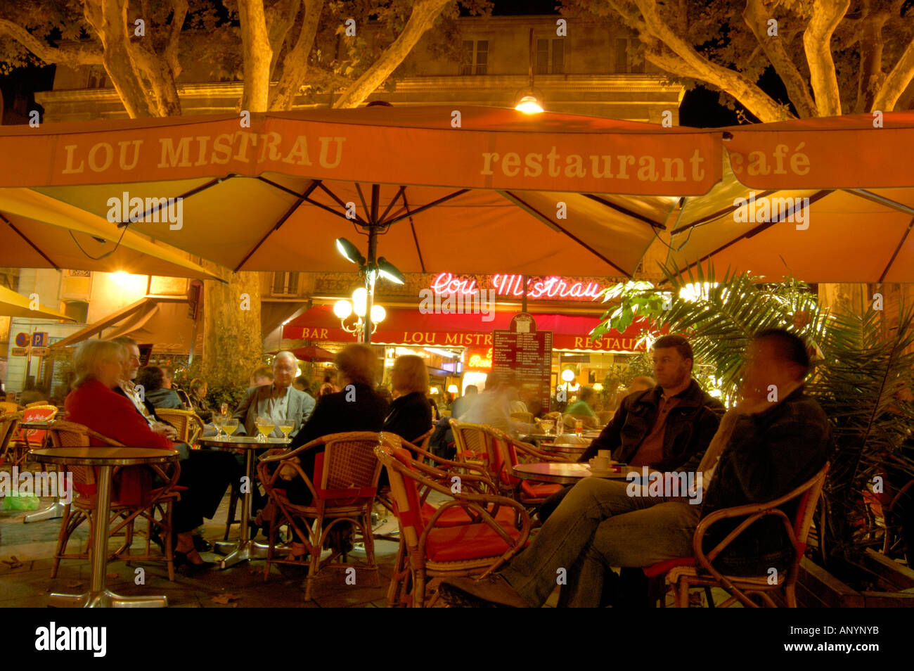 Avignon france sidewalk cafe hi-res stock photography and images - Alamy