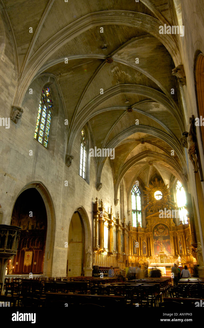 Avignon france church saint pierre hi-res stock photography and images ...