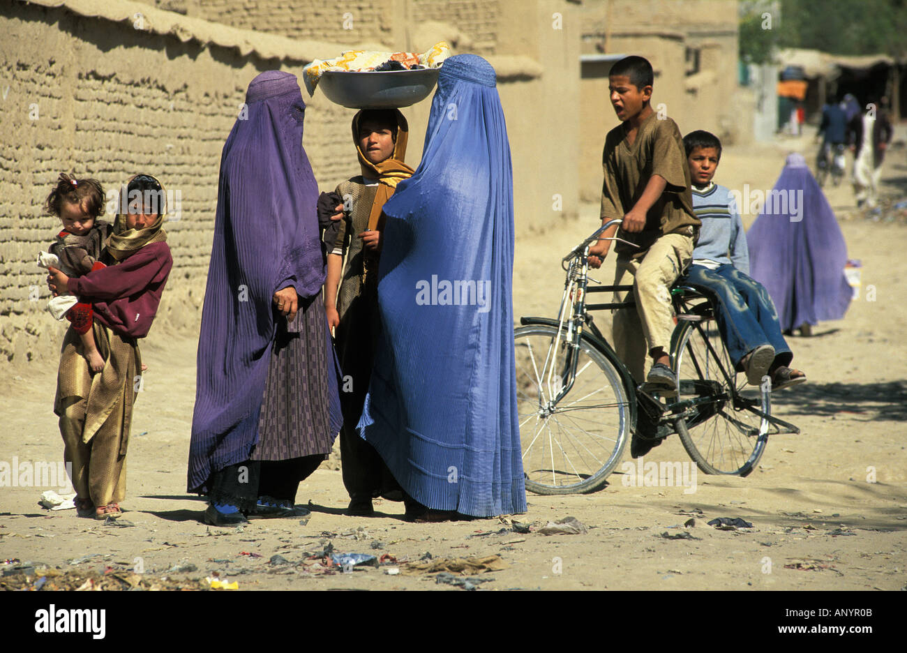 Burqa kabul hi-res stock photography and images - Alamy