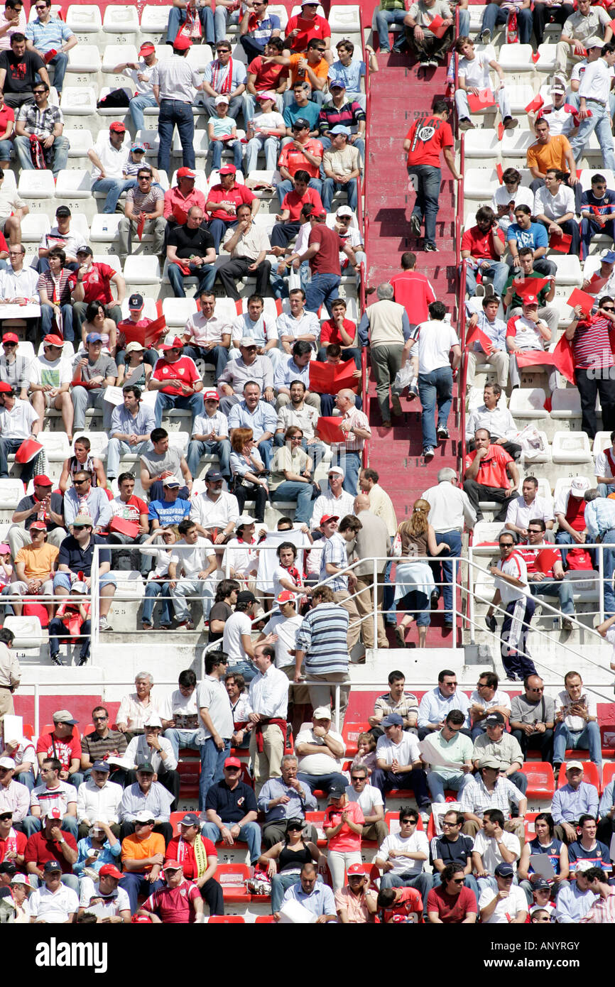 Crowded stands football stadium hi-res stock photography and images - Alamy
