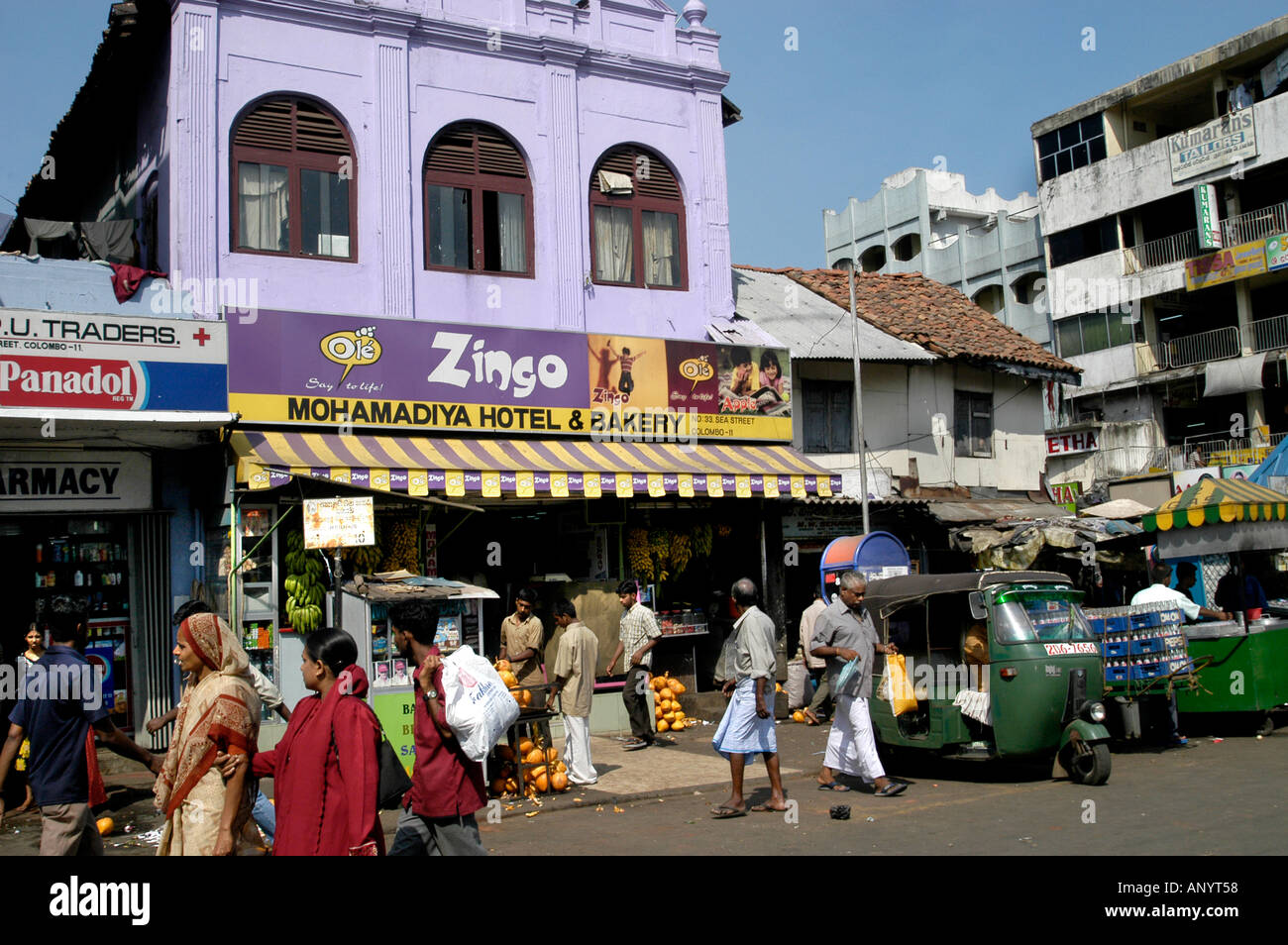 Sri Lanka Market shop Colombo street trade shopper Stock Photo - Alamy
