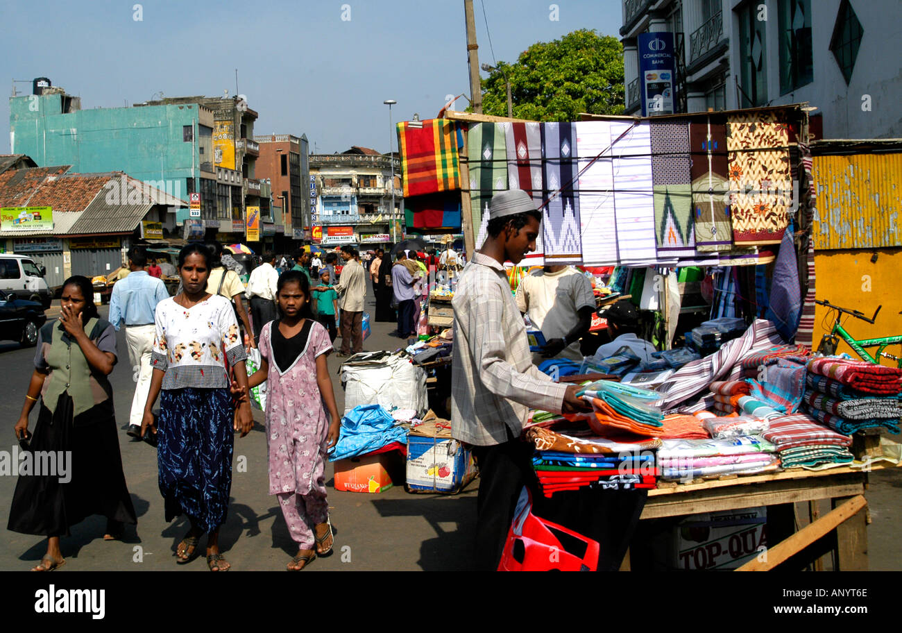 Sri Lanka Market shop Colombo street trade shopper Stock Photo - Alamy