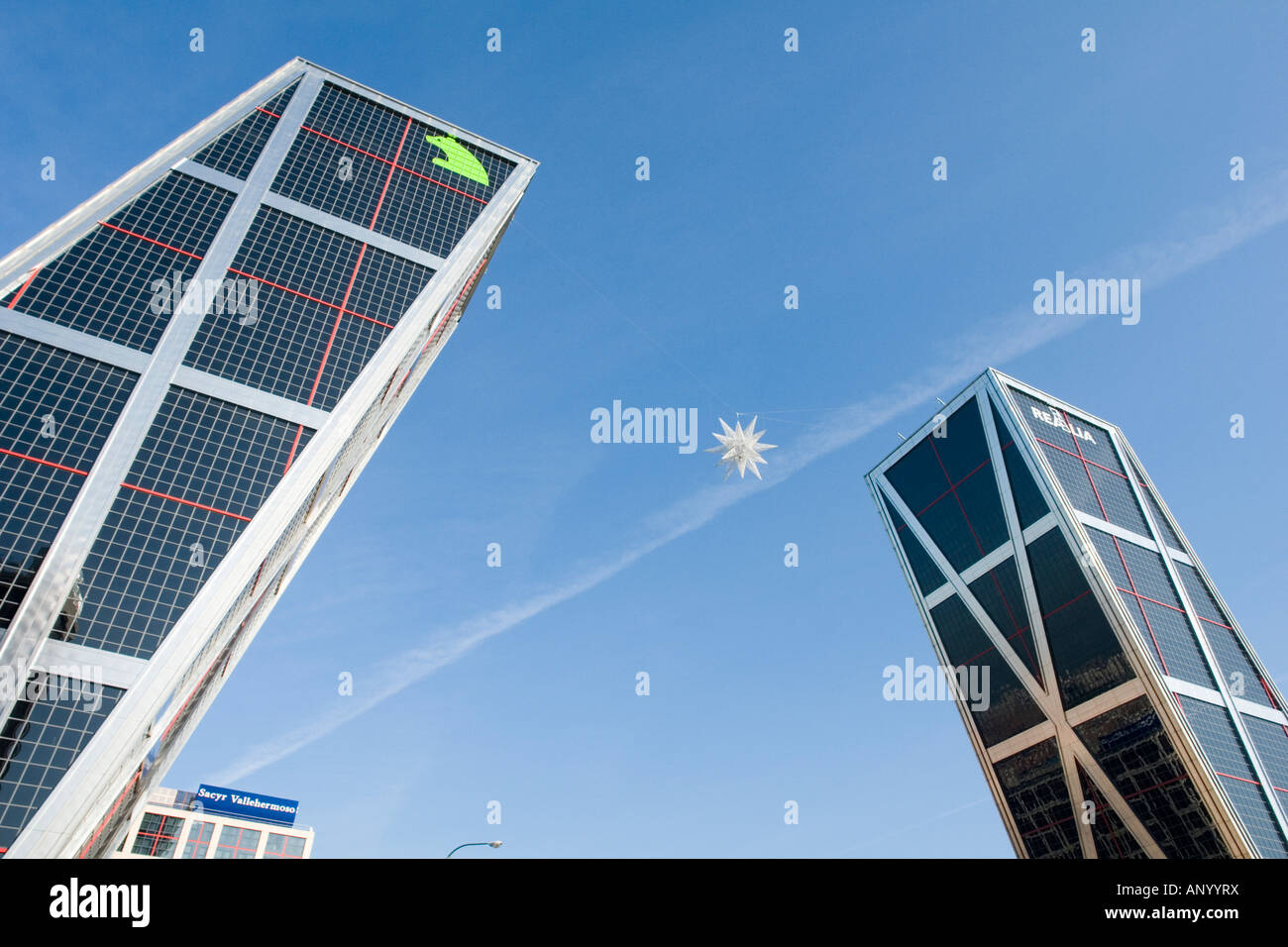 The Kio twin towers on Castile Square, in Madrid (Spain). Les tours ...