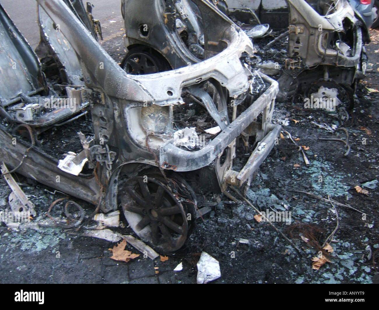 Abandoned smart car hi-res stock photography and images - Alamy